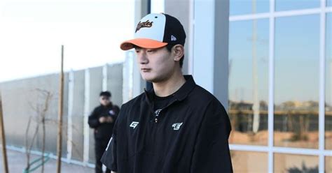 눈시울 붉힌 채 고개 숙인 김서현 정말 어리석었다뼈저리게 반성 Ssinaz