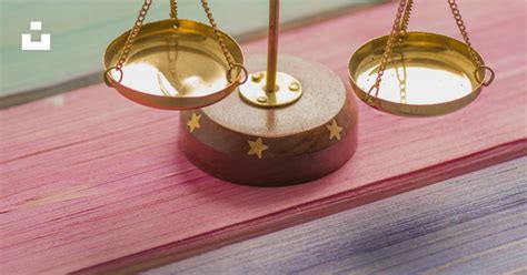 금색과 은색 라운드 프레임 돋보기 사진 Unsplash의 무료 삶의 시너지 이미지