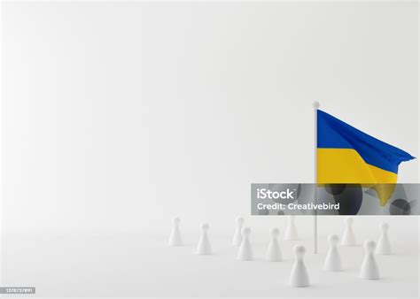 우크라이나어 플래그와 흰색 배경에 사람들이 그림 러시아어 우크라이나어 충돌 우크라이나 저장합니다 전쟁 군사 공격 및 점령을 중지합니다 지원 텍스트에 대한 공간을 복사할 수