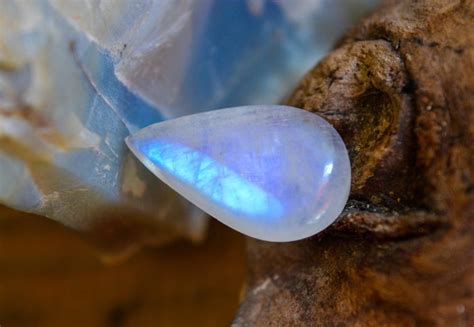 Red Spinel Vs Ruby Whats The Difference Diamond Buzz