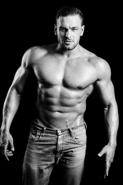 Nackter Oberkörper athletischer nackter Kerl Sexy muskulöser Mann Premium Foto