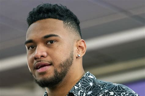 Alabama Qb Tua Tagovailoa Says He Is Entering 2020 Nfl Draft Los