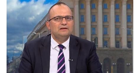 Мартин Димитров Равноотдалечена гражданска фигура за премиер е изход от кризата