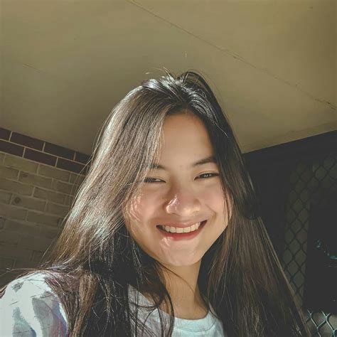 Netizen Indonesia Terlalu Baperan 3 Cewek Cantik Ini Sampai Dihujat