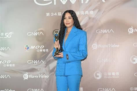 第34屆金曲獎獲獎名單揭曉，黃麗玲獲最佳華語女歌手 新浪香港