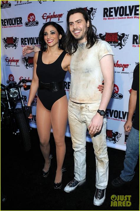 Sexy Hot Kat Dennings Bikini Pics