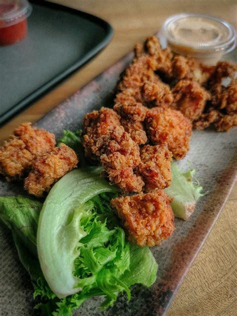 4k 4k 바탕화면 4k 배경 가을 패션 갤럭시 바탕화면 거리 검정 부츠 다리 다이나믹한 다채로운 대담한 패션