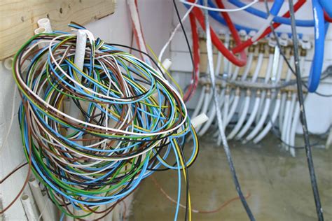 무료 이미지 과학 기술 바퀴 플라스틱 색깔 푸른 새로운 전기 배선 집행 이사회 의 건설 진행중인 작업 기술 상태 매니 폴드를 전기 공급 전자