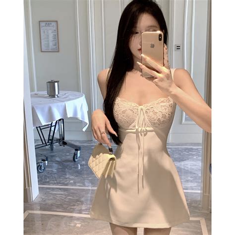 ชุดเดรสสายเดี่ยว แต่งลูกไม้ สไตล์ฝรั่งเศส แฟชั่นฤดูร้อน สําหรับผู้หญิง Shopee Thailand