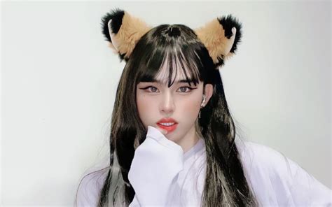 Hot Trần Đức Bo Công Khai Bạn Gái Netizen Hốt Hoảng Khóc Xong Rồi Cất Poster Bo Vào Một Góc”