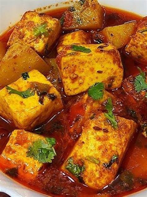 নিরামিষ আলু পনিরের তরকারি বানান এই কায়দায় রেসিপি How To Make Veg Potato Paneer Vegetable