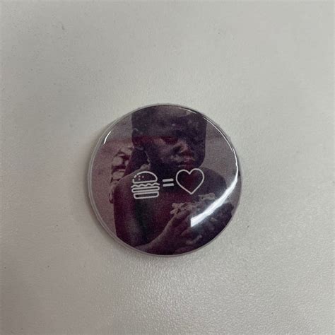 Botton Criança Comendo A Loja Que Faz Bem