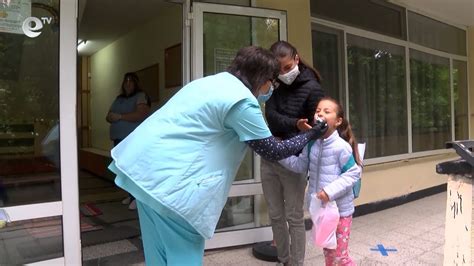 Затягат контрола при допускане на деца в забавачките в Димитровград Youtube