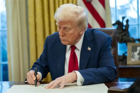 СМИ Трамп приостановил военную помощь Украине Читайте на Ukr Net