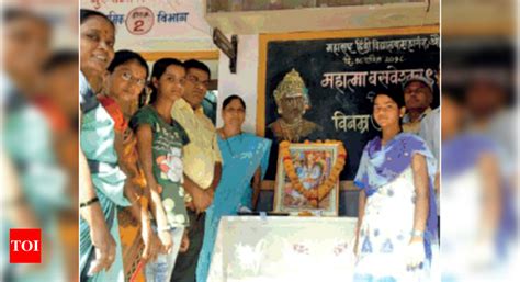 Mahatma Basveshwar Jayanti Celebrated By Students In Aurangabad