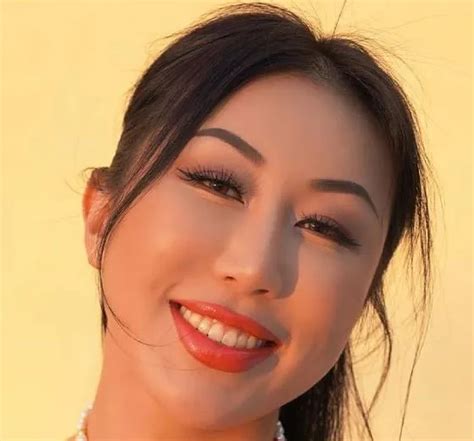 Nicole Doshi Biography Wiki Age Career Family More