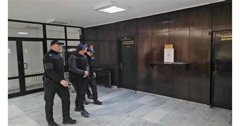 Полицай под прикритие в сделка с 4 кг кокаин и петима арестувани