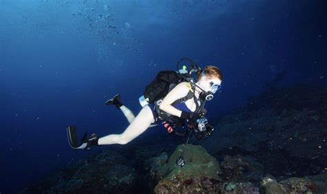 Pin On Scuba Diver Girls Scuba Diver Girls Scuba Diver Scuba Diving