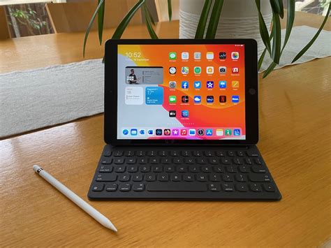 Hands On With The Eighth Generation Ipad More Power Than Ever For Entry Level Users Tech Guide