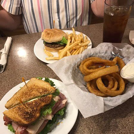 4 Must See Restaurants In Amish Country Indiana Blue Gate