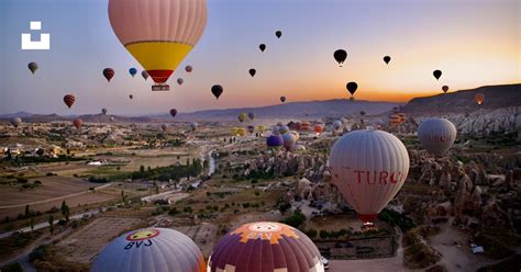 하늘에 열기구 무리 사진 Unsplash의 무료 카파도키아 이미지
