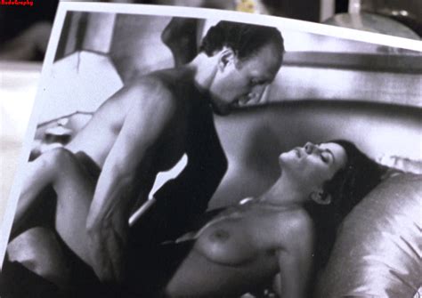 Nude Celebs In Hd Linda Fiorentino Picture 20104originallinda