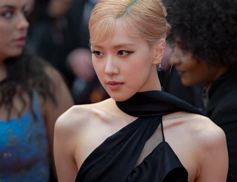 블랙핑크 로제 칸 영화제 참석…고혹적인 블랙 여신