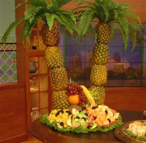 Pineapple Tree Fruit Display At Amparo Batt Blog