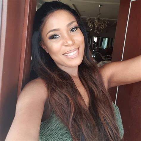 Linda Ikeji Shares No Makeup Photo Rocks Massive Cleavage Celebrities Nigeria