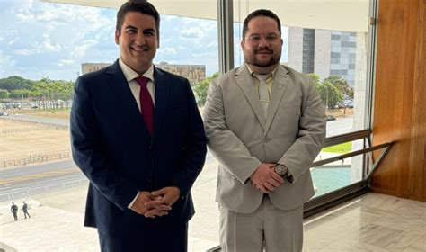 Matheus Leite E Felipe Antero Em Busca De Algo Em BrasÍlia Pertencente