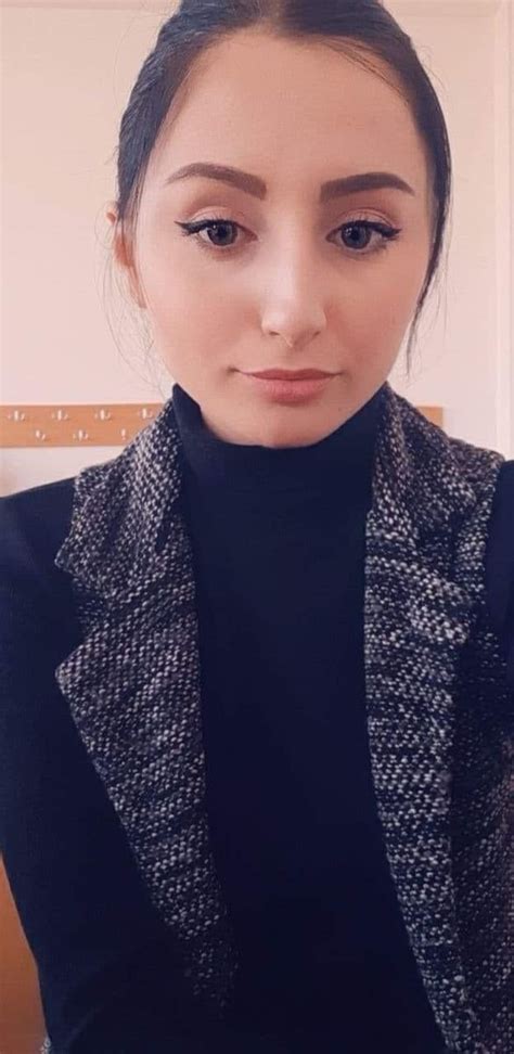 Female Profile Live Cam Show Skyprivate