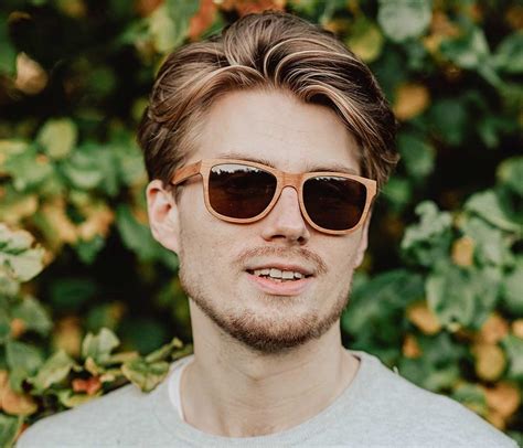 آشنایی با انواع عینک آفتابی ترند 2023 زنانه و مردانه Komolife