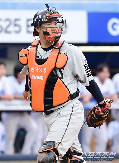 9승 에이스가 나왔는데 실책→실책→실책 1위팀 맞나 꼴찌시절 보는 듯 명장은 분노의 3회 대타 교체[대구 현장]