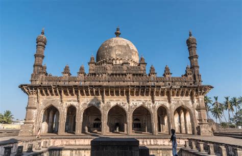 80+ Ibrahim Roza Stock Photos, Pictures & Royalty-Free Images - iStock