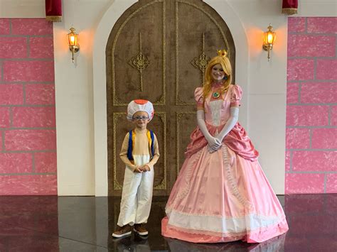 Princess Peach And Toad By Dracoawesomeness On Deviantart