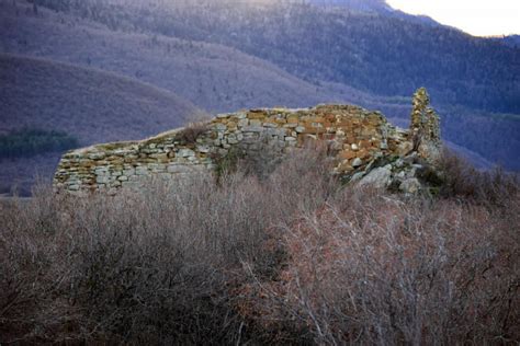 წედისის ციხე Georgian Travel Guide