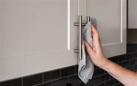 How To Clean Kitchen Cabinets Of All Types