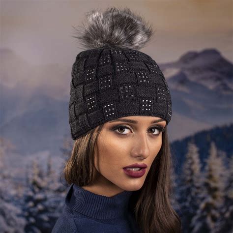 Плетена Дамска Зимна Шапка Тъмно Сива с Камъчета Bonhats