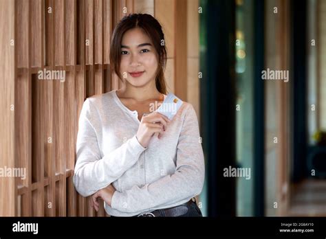 Jeune Fille Asiatique Banque De Photographies Et Dimages Haute R Solution Alamy