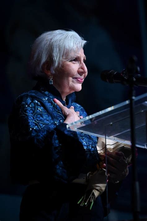 Aplausos Para Ángela Meyer Fundación Nacional Para La Cultura Popular