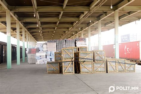 Фото Замын Үүд өртөөний ачаа шилжүүлэн ачих ангитай танилцлаа