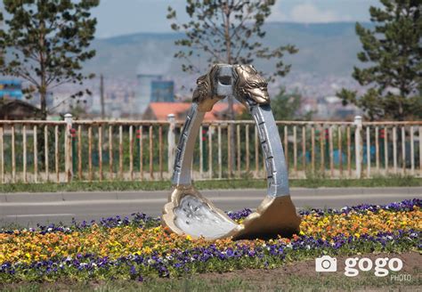 Баяр наадамд зориулан 280 мянган цэцэг тарьжээ