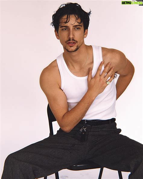 Milo Manheim Wiki Biography Age Gallery Spouse And More