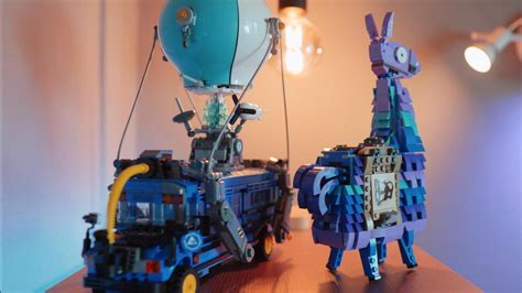 Lego® Fortnite® Battle Bus A Supply Llama Herní Svět V Podobě