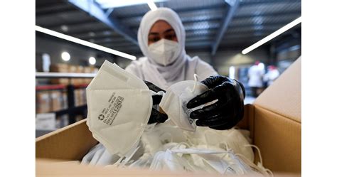 Израел пак въведе задължително носене на маски има две нови огнища