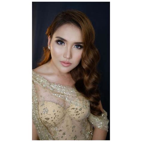 Pakai Baju Transparan Buah Dadanya Menerawang Ayu Ting Ting Tampak Mencuri Perhatian Netizen Di