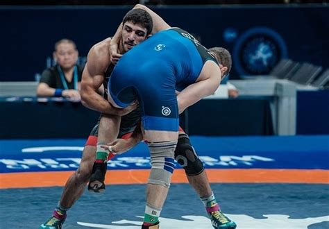 کشتی آزاد قهرمانی جهان کشتی‌گیر روسی‌الاصل و قهرمان ایرانی، مانع طلایی