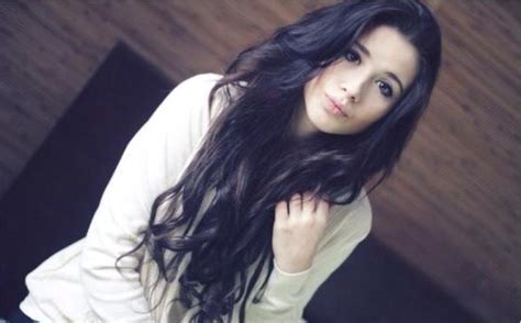 Брюнетка с черными глазами 77 фото