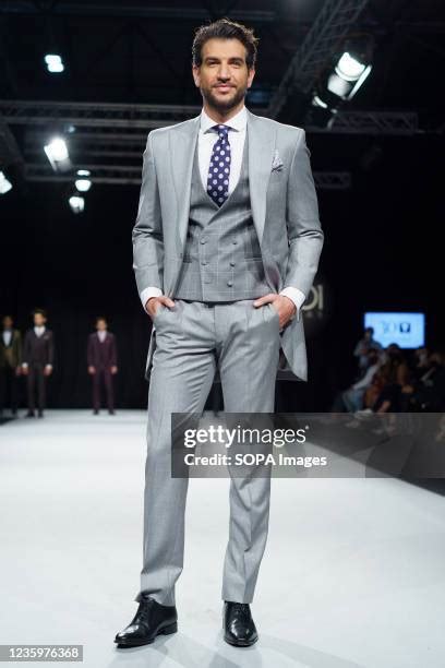 Male Runway Fashion Photos And Premium High Res Pictures Getty Images