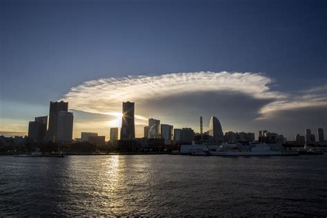 「かなとこ雲」っていったい何？名前の由来は？ フリー写真有